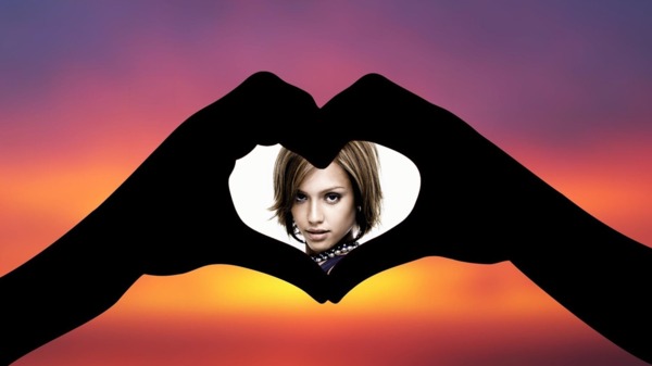 Corazon entre manos Montaje Fotografico | Pixiz